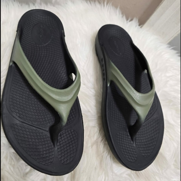 OOFOS | Shoes | Oofos Mens Sandals In Black And Olive | Poshmark